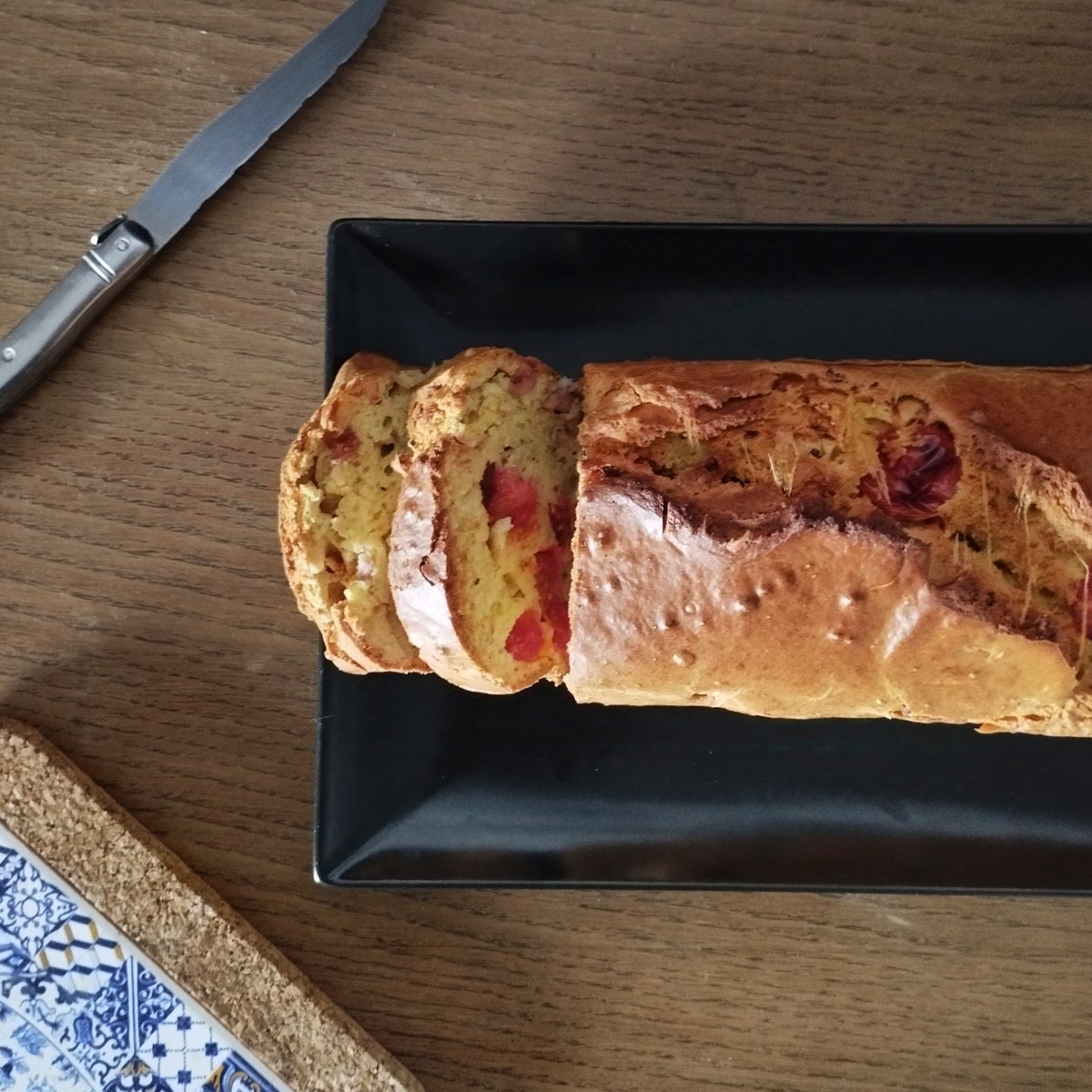 Cake salé aux tomates cerises, au jambon et au fromage – Camille ...